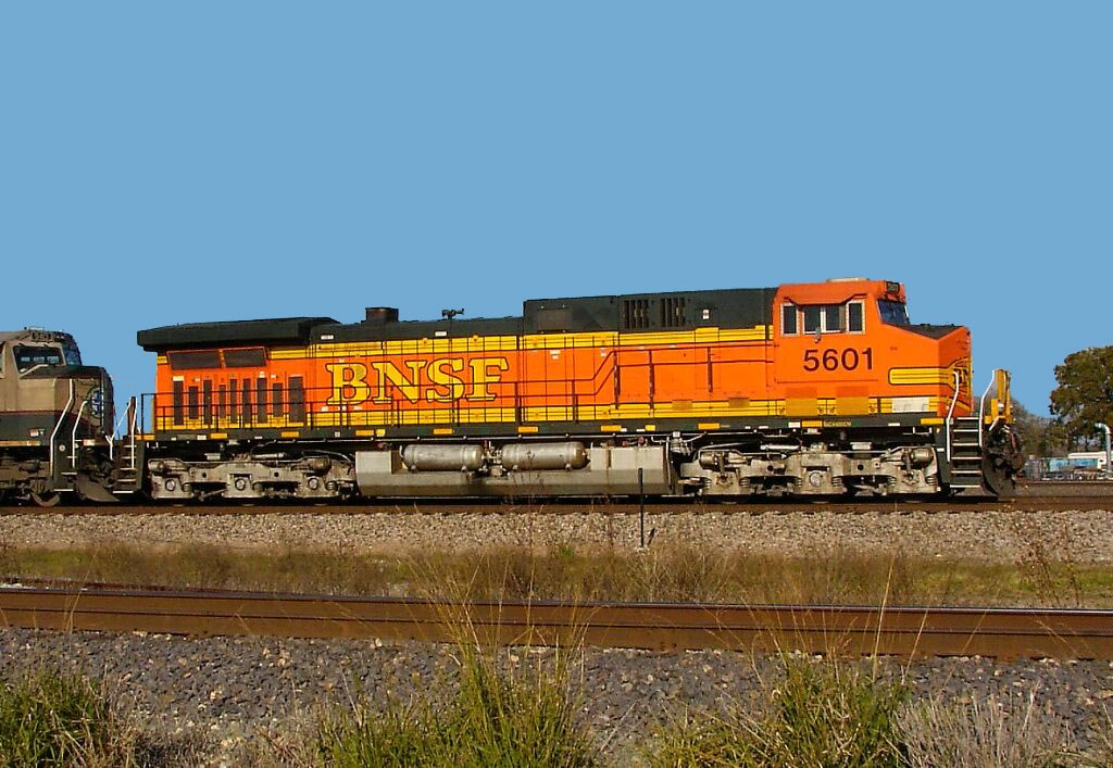 BNSF 5601